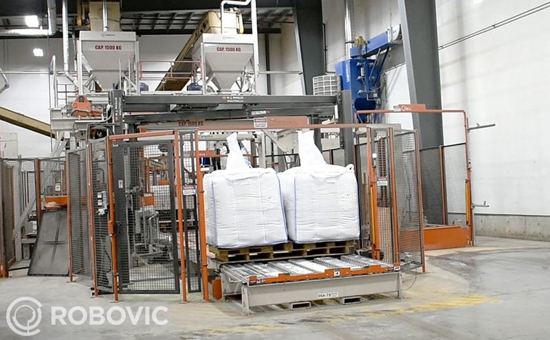 Fully Automated Tote/Big Bag Filling System | ROBOVIC Inc.